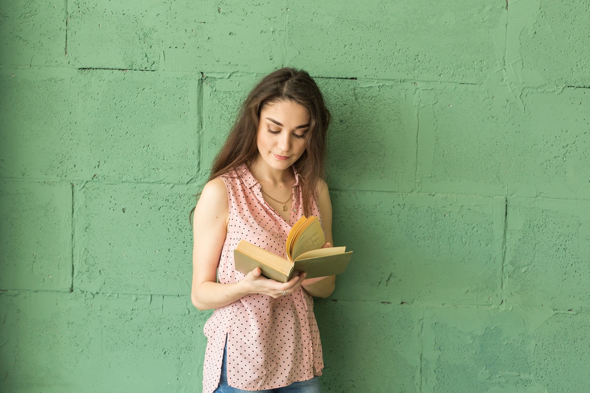 Qué colores combinan con el verde pistacho para decorar una casa
